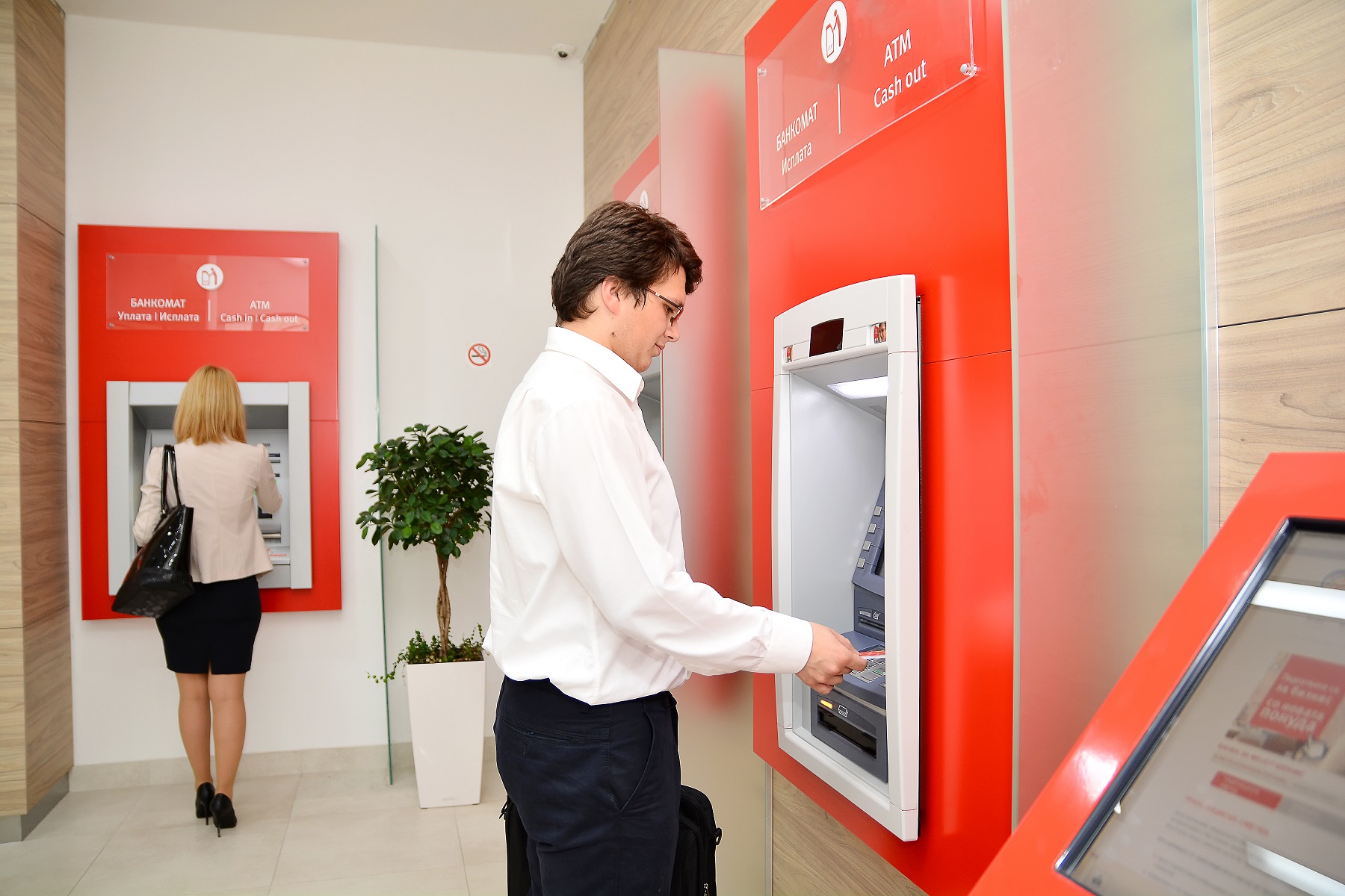 Самоуслужни машини ќе бидат стандард во банкарството, вели Горан ...