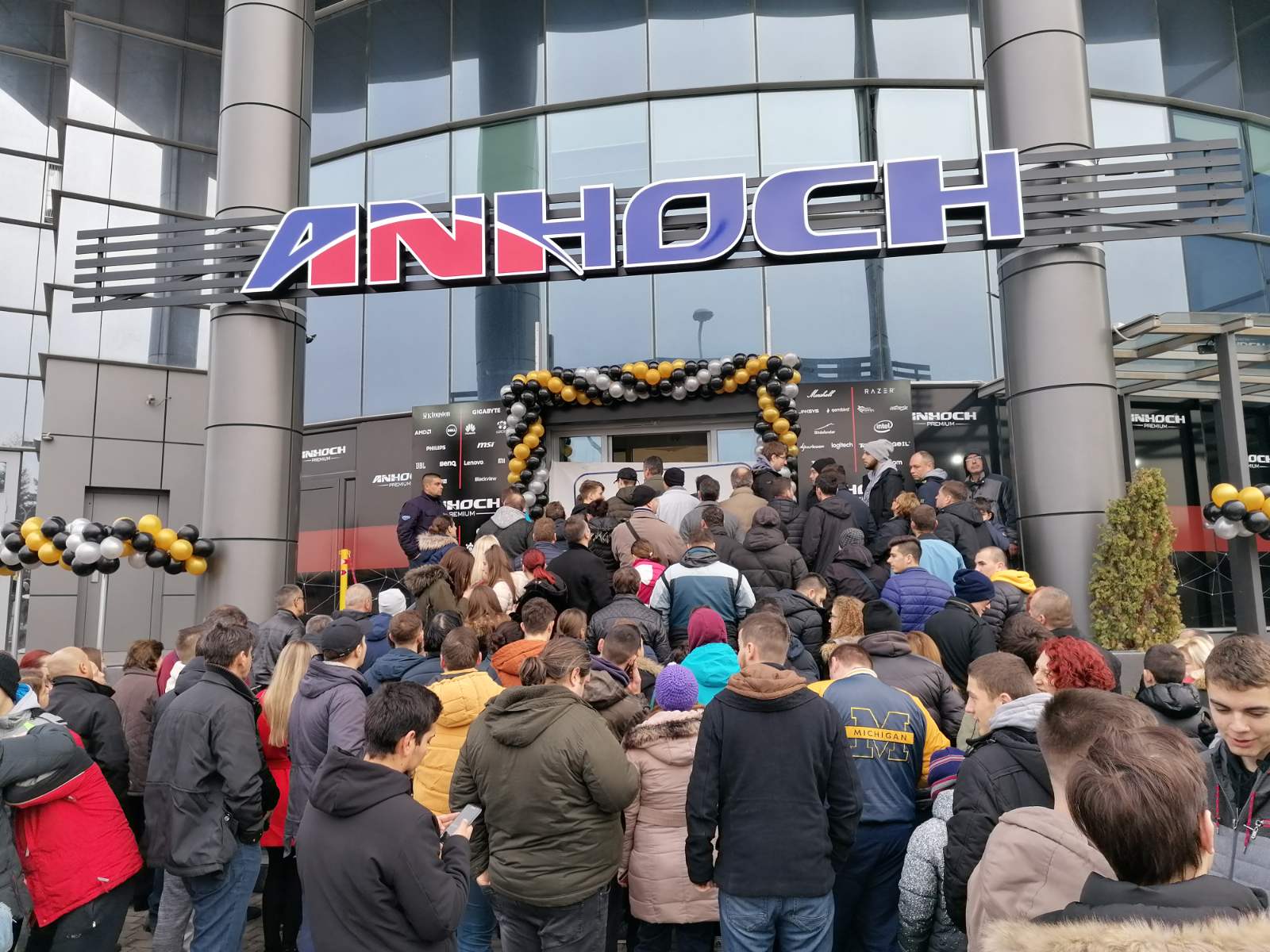 Нашите впечатоци за Anhoch Premium салонот ⋆ IT.mk